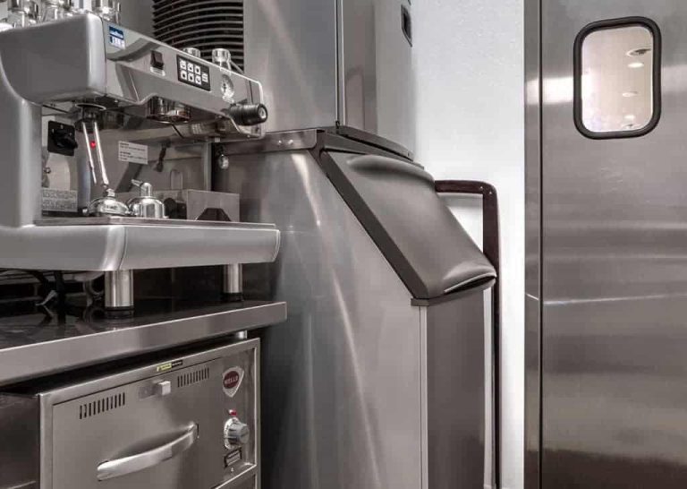 Best Commercial Ice Makers of 2021 (Complete Review)